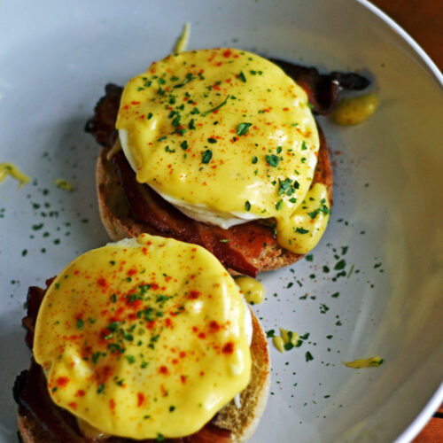 EGGS BENEDICT – Ambs Loves Food