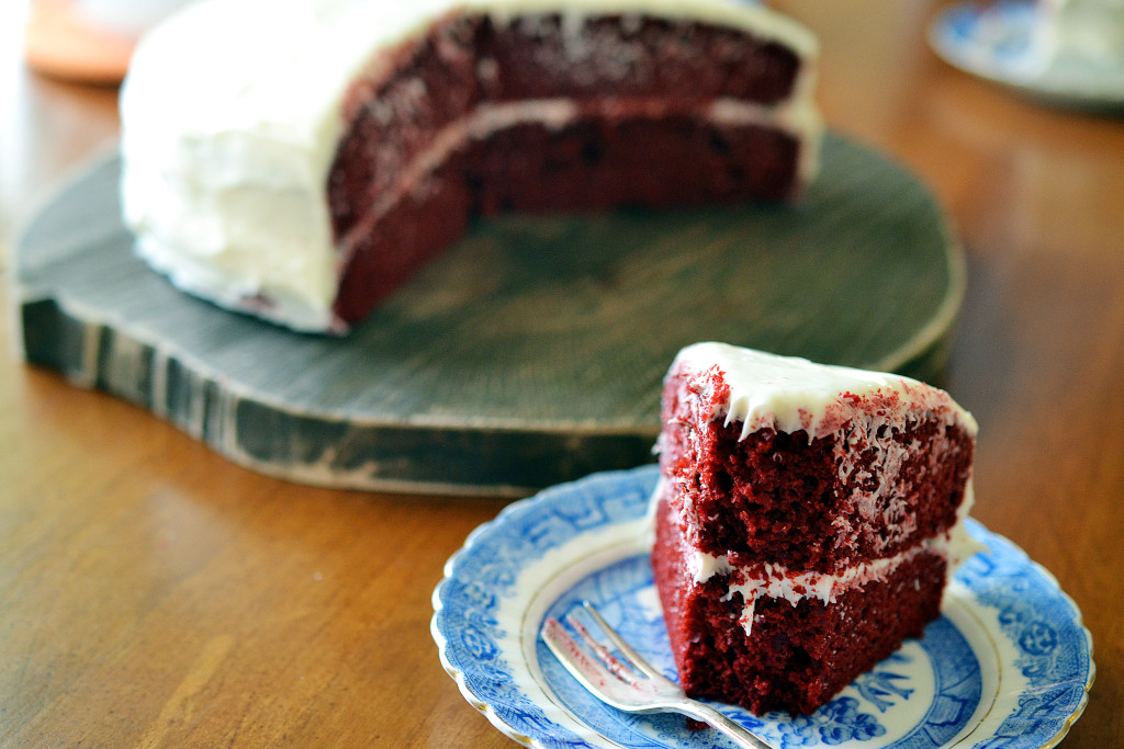 RED VELVET CAKE WITH CREAM CHEESE FROSTING – Ambs Loves Food