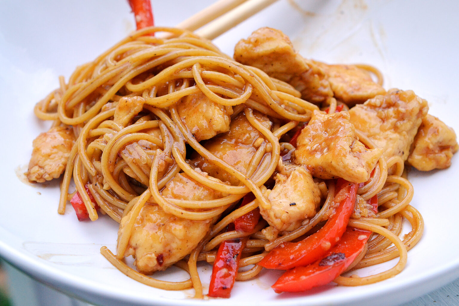 chicken stir fry with red peppers – Ambs Loves Food
